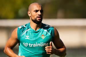 Amrabat Se Reincorpora Al Grupo En La última Sesión Antes De Recibir Al