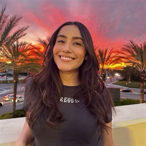 Evelyn Villa Evy Villa Threads Say More