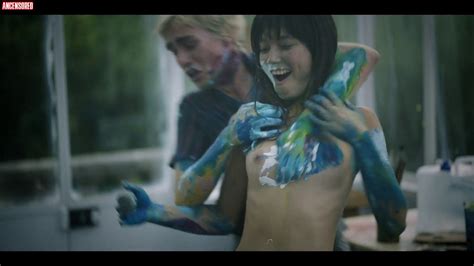 Naked Lena Lapres In Osmosis