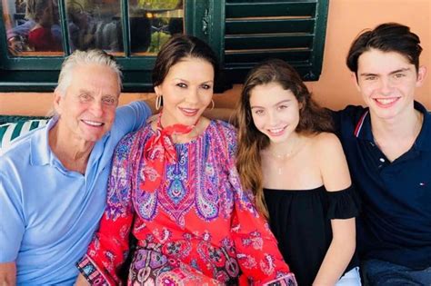 Մայքլ Դուգլասի եւ Քեթրին Զետա Ջոնսի՝ փորձություններ հաղթահարած ու ավելի ամրացած ընտանիքը Bravo Am