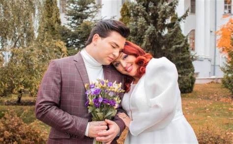 Rusia Madre E Hijo Adoptivo Se Casan Usuarios Explotan En Redes Sociales