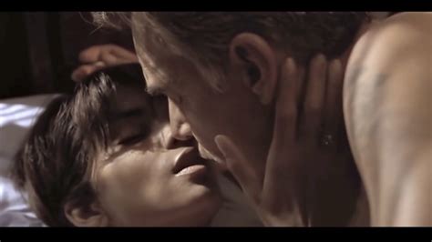 Halle Berry Addresses Rumors She Was Really F Ing Billy Bob Thornton In Monsters Ball