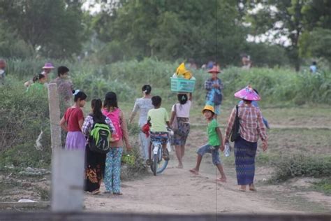 ဆားလင်းကြီးတွင် စစ်တပ်က စစ်ကြောင်းထိုး ဝင်ရောက် လာသောကြောင့် ကျေးရွာ ၅