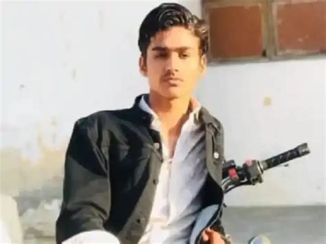 Karthik Went To Help Friend Got Murdered मेरठ में दोस्ती में चली गई