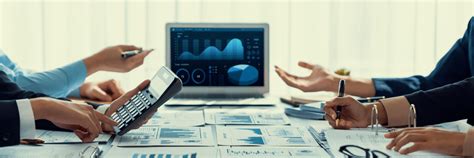 Premium Photo Business Intelligence And Data Analysis Concept Analyst Team Working On