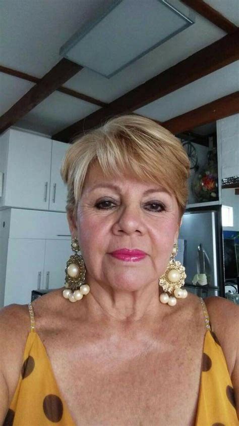 Hüfthalter Hübsche Frau Schöne Frauen über 50 Oma