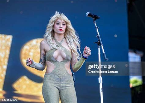V 3 Cannon Photos And Premium High Res Pictures Getty Images