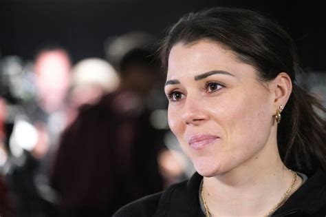 Jincy Roese Excitée De Jouer Chez Elle à Saint Louis