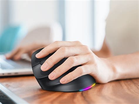 Wireless Vs Bluetooth Mouse Whats The Difference