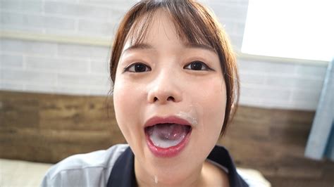 「ハンバーガーチェーン店の美人バイトリーダーは盛りがちなアルバイト達をバキュームフェラで精飲管理。週6でごっくんする日常の記録 ゆい25歳