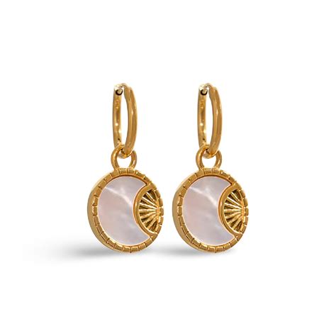 Sun And Moon Earrings》mother Of Pearl Miss Mariadas