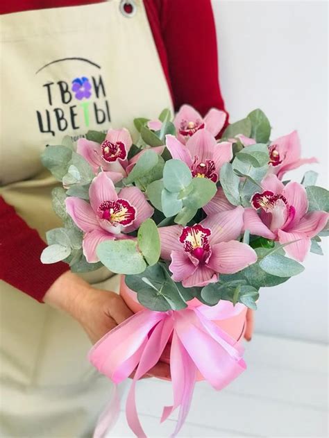 Композиция с орхидеей Букет из орхидей Флористика Небольшие цветочные композиции