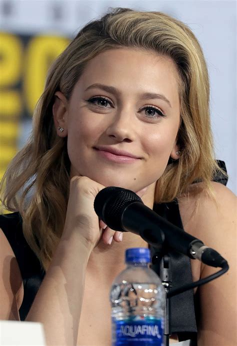 Lili Reinhart — Wikipédia