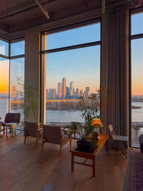 커피 뚜벅이가 선정한 올해의 신상 카페 추천 2편 월간커피