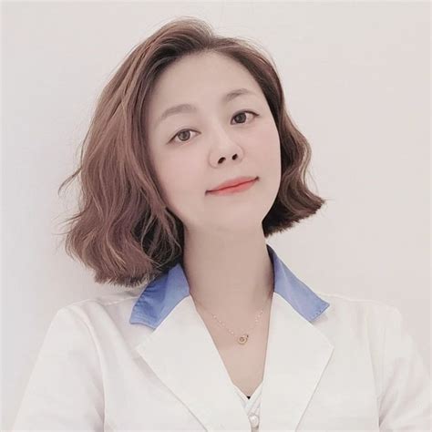 ️쉿 나만알고 싶은 피부보호막 씌우기 자외선 차단은 물론 피부에 자극이 없는 무기자차 선크림 피니쉬로션을 바르면 즉각 톤업이 되어 피부가 맑아보여요 ️ 오늘은 방콕의