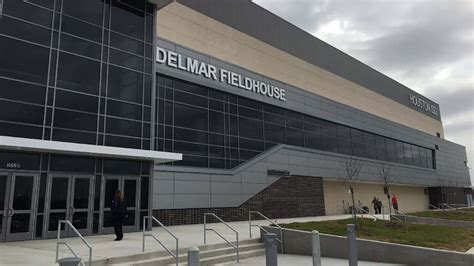 Houston Isd Opens 352 Million Delmar Fieldhouse Abc13 Houston
