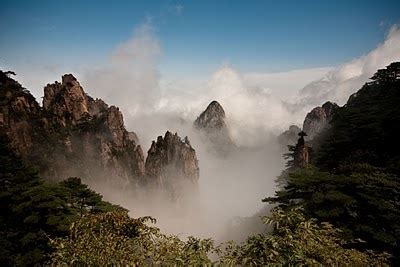 Huang Shan And Tai Shan Huangshan Mountains Strange Places Huangshan