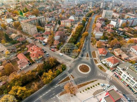 Сключени са договорите за изготвяне на проекти за ремонт на спортна зала и изграждане на улици в