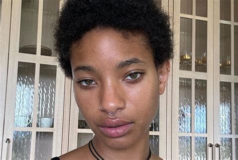 See Willow Smiths Edgy Neo Emo Bob Hairstyle Hypebae