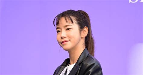 사진 장하은미소 살짝