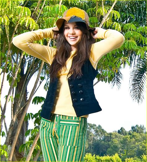 Dexzone Hd Wallpapers Selena Gomez Hd Wallpapers