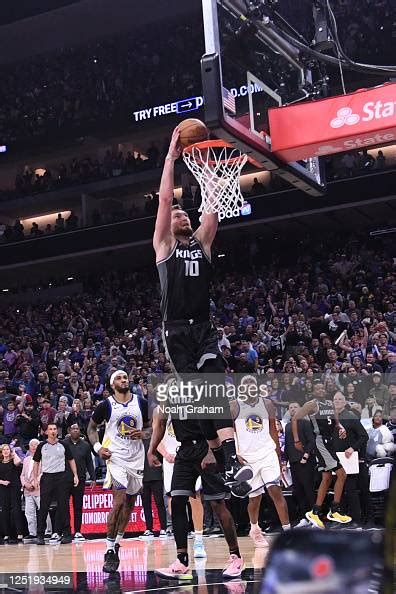 Domantas Sabonis Of The Sacramento Kings Dunks The Ball Against The