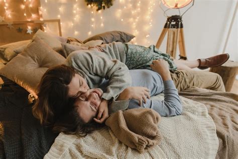 Your Dating Style Based On Your Zodiac Sign Popsugar Love Sex