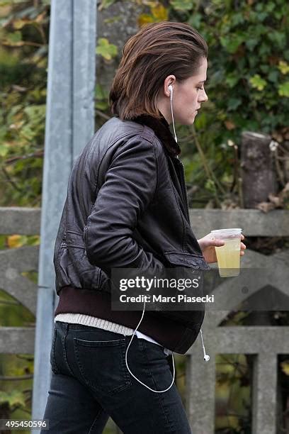 24 Kristen Stewart Sighting On The Set Of Personal Shopper Directed By