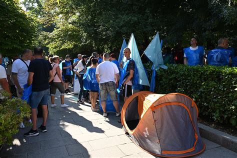 Служители на градския транспорт в София излязоха на протест ВИДЕО СНИМКИ Nova