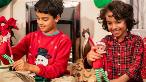 Elf On The Shelf Mums Pranks Make Sister Feel Guilty For Her Weak