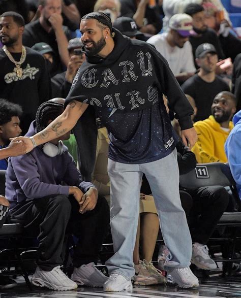 Drake Outfit From January 20 2023 Whats On The Star Drake
