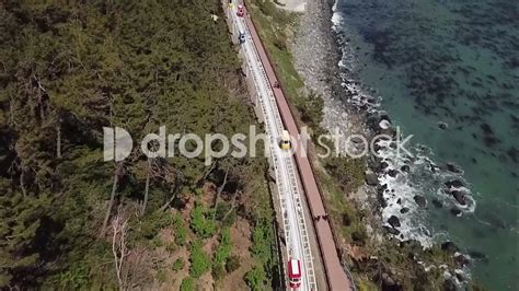 해변을 따라가는 아름다운 기차 여행 Preview Youtube