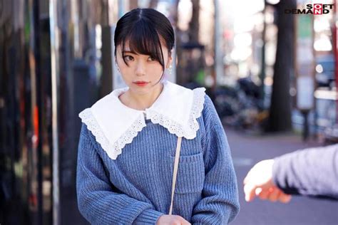 山下茉央 動画緊急発売入社後すぐの研修期間中に隠れ巨乳と噂の低身長ロリフェイスの営業部 入社 年目 山下ちゃん 無料AV動画