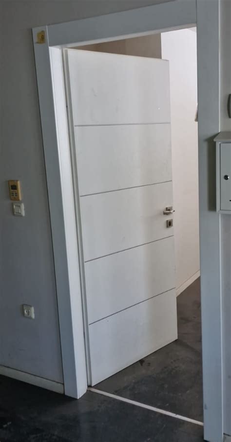 דלתות פנים לבנות 28 יחידות למכירה בפתח תקווה 200 שח ריהוט דלתות לוח יד שניה הומלס