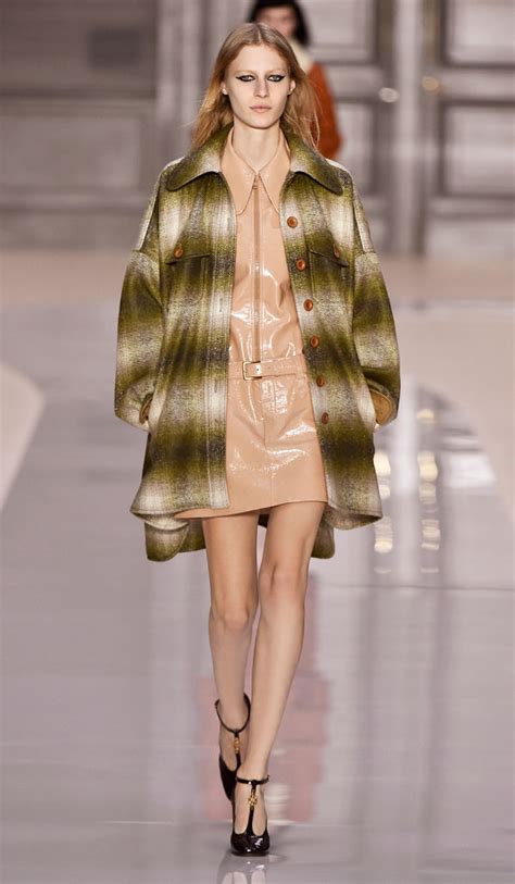 Chloé Official Website / Designer clothes, bags, fragrance