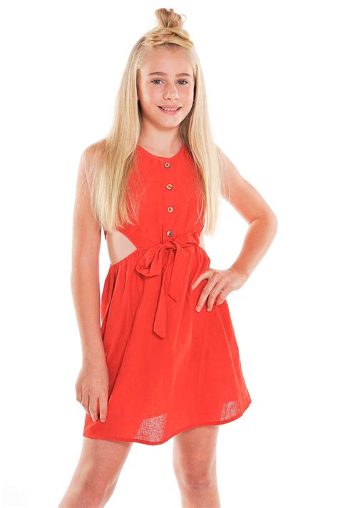 Lara Figures Models Sa