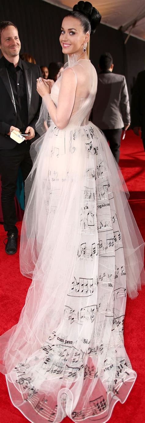 Katy Perrys Famous Musical Gown Created By Valentino At The Grammy