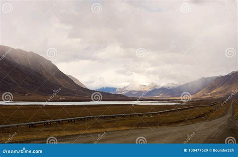 An Engineering Feat In The Alaskan Permafrost Stock Image Image Of Dalton Alaska 100477529