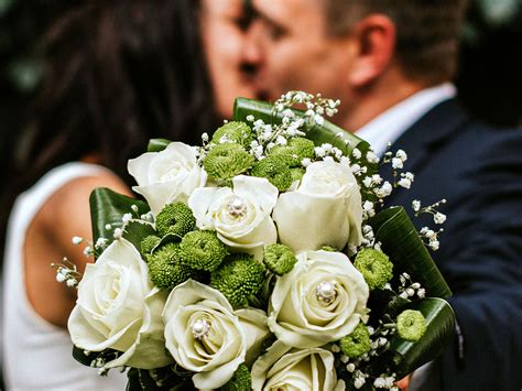 Wedding Flowers Most Popular Flowers For Bridal Bouquet
