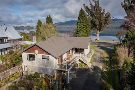 Te Anau Pgg Wrightson Real Estate