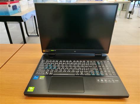 มาถึงคิว Notebook Gaming It City วี สแควร์ นครสวรรค์