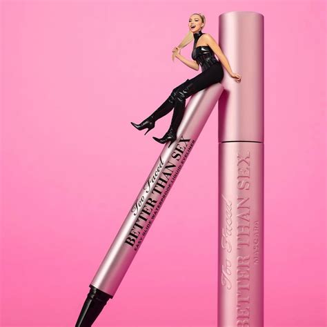 Peyton Roi List Better Than S X Toofaced Eyeliner Campaign 2019 • Celebmafia