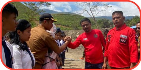 Pemuda Batak Bersatu Indonesia Berikan Bantuan Ke SMPN2 Harian The Jakarta Observer Breaking