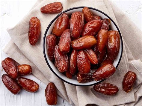 10 Health Benefits Of Dates—and Delicious Ways To Eat Them