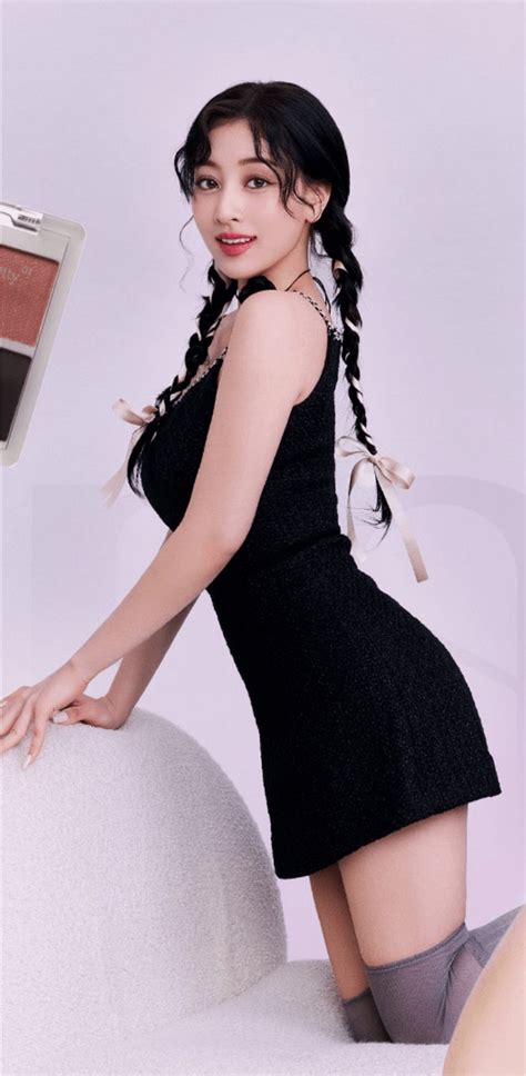 Jihyo R Jihyo