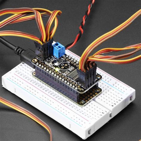 Servo FeatherWing 8 канален PWM серво драйвер за Adafruit Feather платки Erelement
