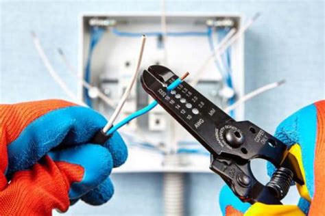 Oбучение за придобиване потвърждаване на квалификационна група по електробезопасност Учебен