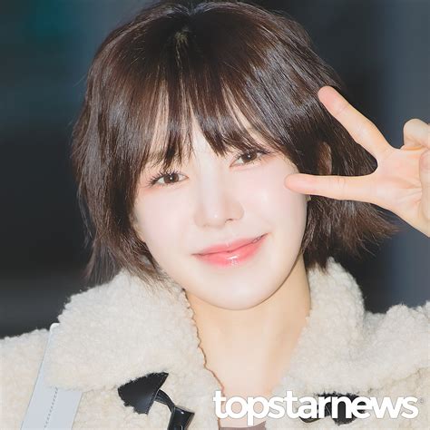 [hd포토] 레드벨벳 웬디 렌즈 안껴도 잘 보여요~ 웬디의 영스트리트 출근길 네이트 연예