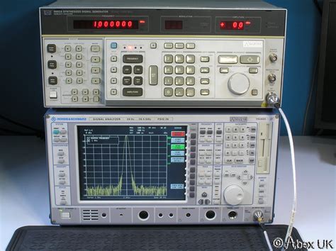 HP Agilent A GHz Low Noise Signal Generator AM FM Sweep