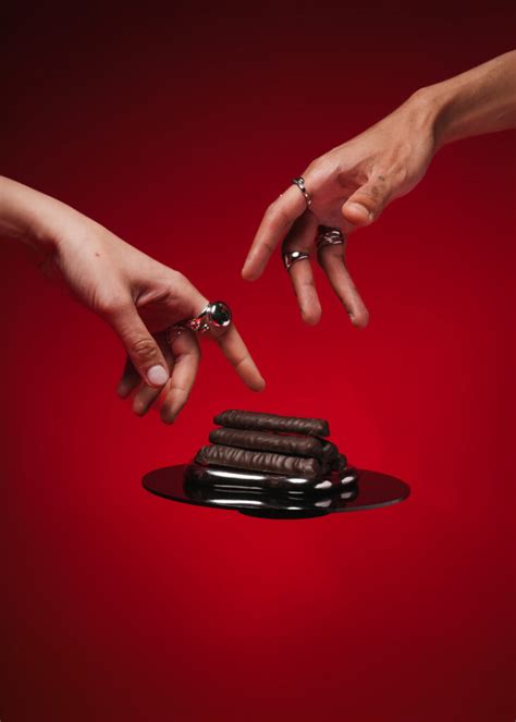 Nace Plesh El Futuro De Los Snacks De Chocolate Catacultural